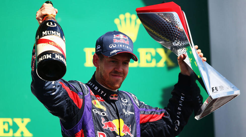 Редбулл багийн нисэгч Себастьян Феттел түүхэн амжилт үзүүллээ