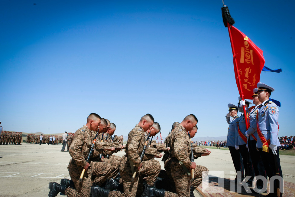 ФОТО Шинэ цэргүүд тангараг өргөлөө