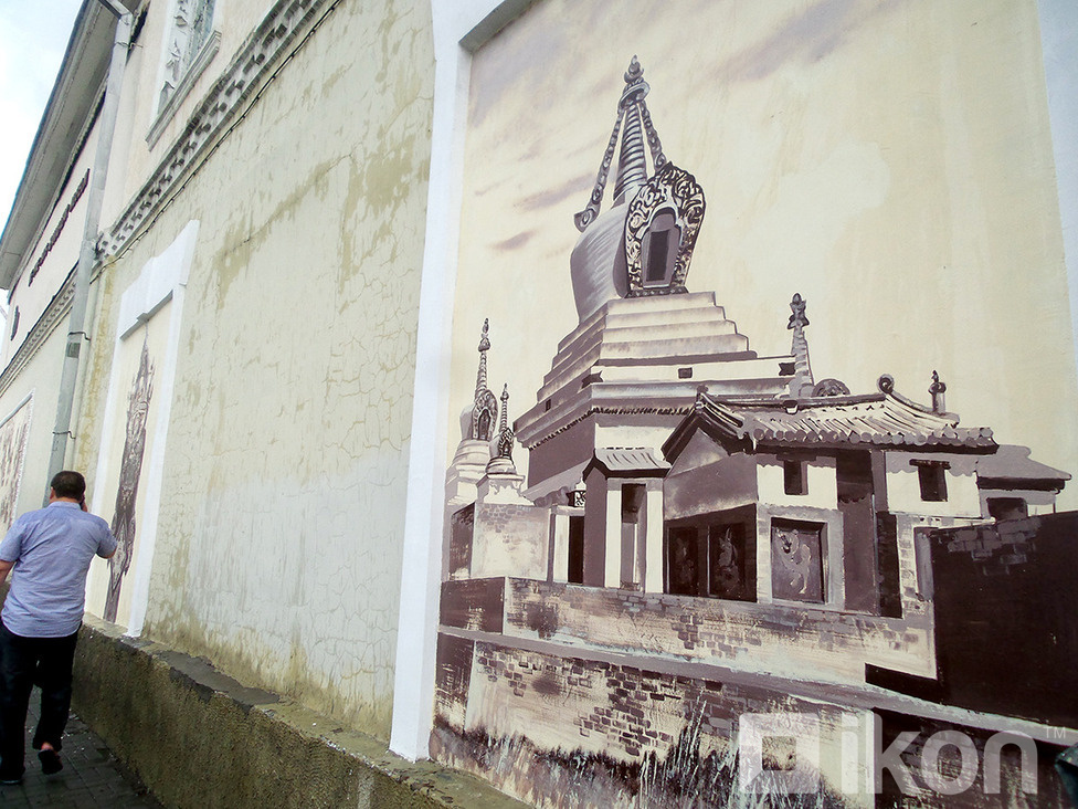 ФОТО МЭДЭЭ Занабазарын музейн гадна ханыг уран зургаар чимлээ