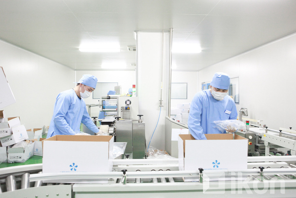 ФОТО: Ерөнхий сайд “Энхийн шүүдэр” эмийн үйлдвэрээр зочиллоо