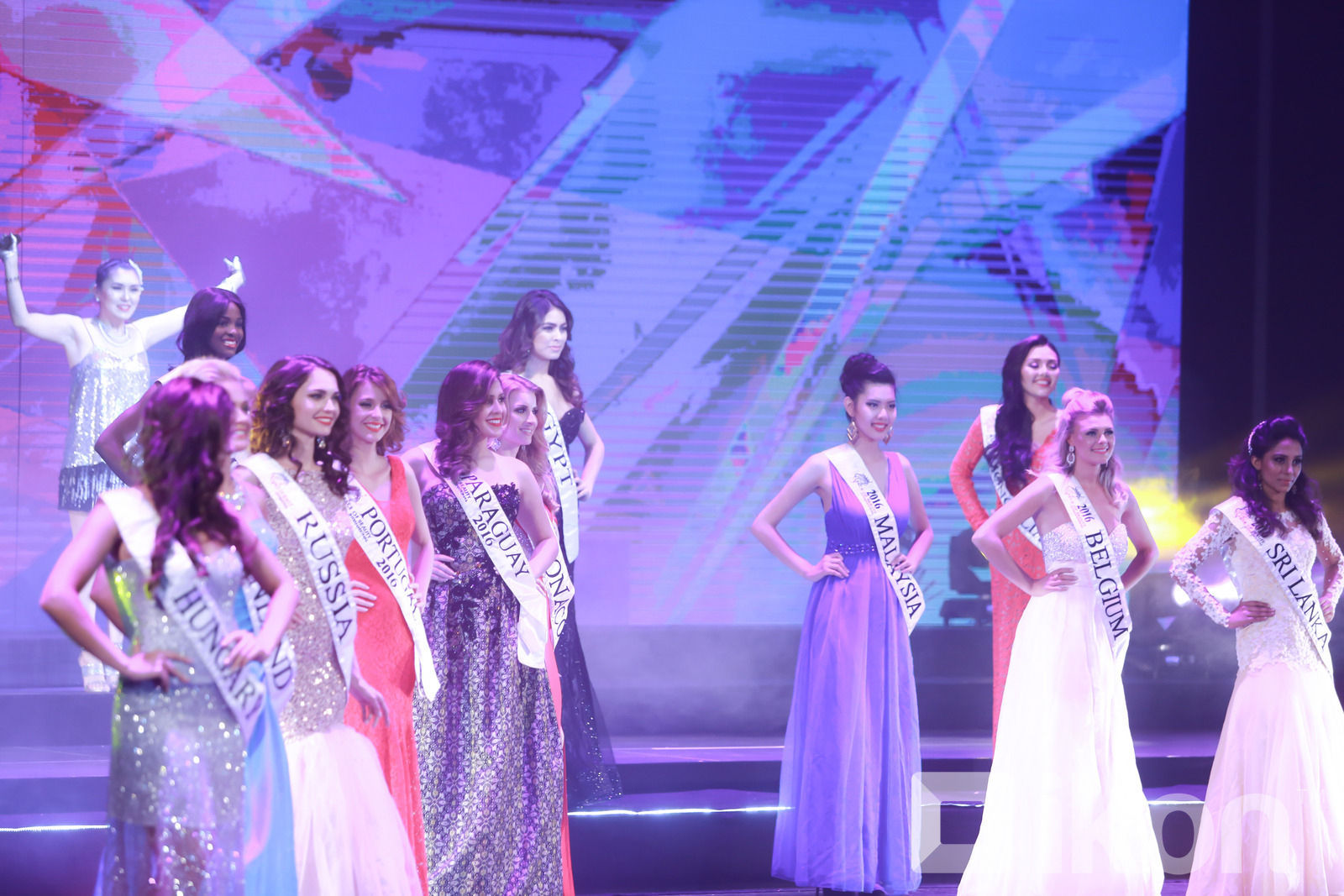 ФОТО “face Of Beauty International 2016” тэмцээний ялагчийн титмийг