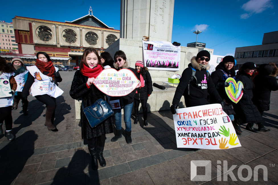 ФОТО Урлагаар дамжуулан гэр бүлийн хүчирхийллийг таслан зогсоохыг уриаллаа