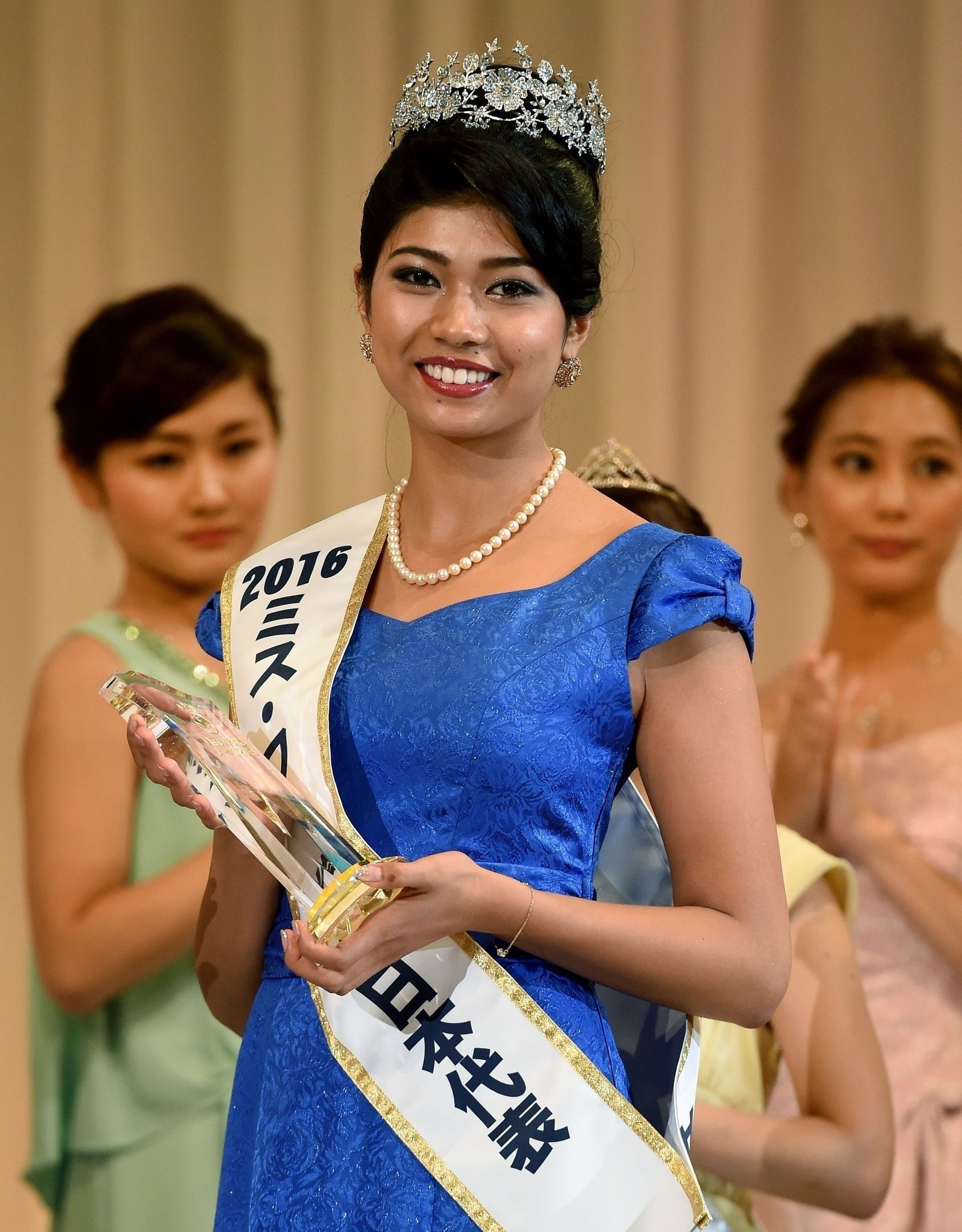 Хоёр жил дараалан Miss Japan-д “цэвэр цустай“ бүсгүй түрүүлээгүй нь ...