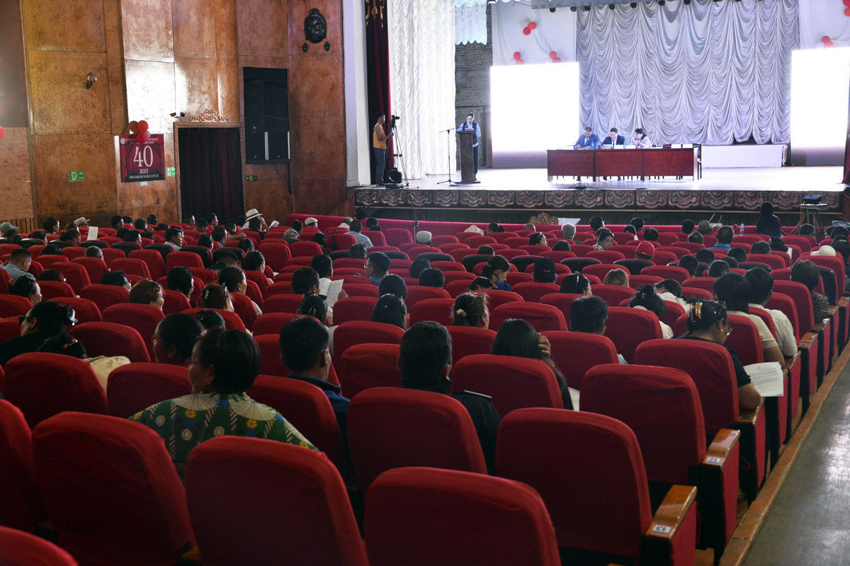 Үндсэн хуульд оруулах нэмэлт өөрчлөлтийн төслийн хэлэлцүүлэг Баянхонгор Хэнтий аймагт боллоо