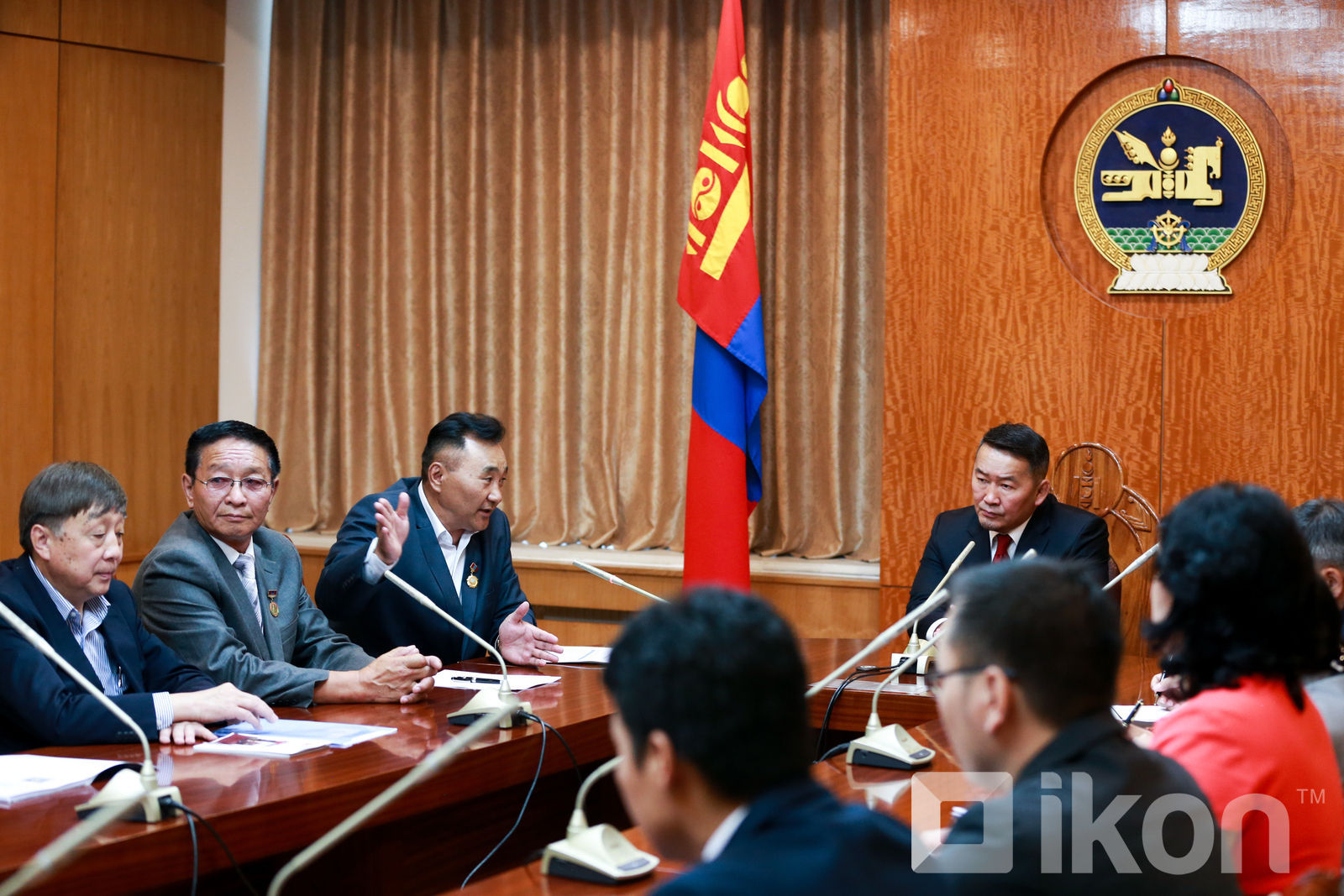 ФОТО Ерөнхийлөгч Х Баттулга Үндэсний үйлдвэрлэгчдийн төлөөллийг хүлээн авч уулзлаа