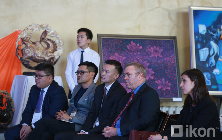 ФОТО: Үйлдвэрлэл Урлалын Политехникийн Коллеж үнэт эдлэлийн дархан ...