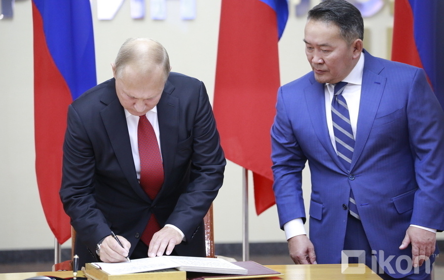 ФОТО Хүндэт зочин Төв талбай болон Төрийн ордонд