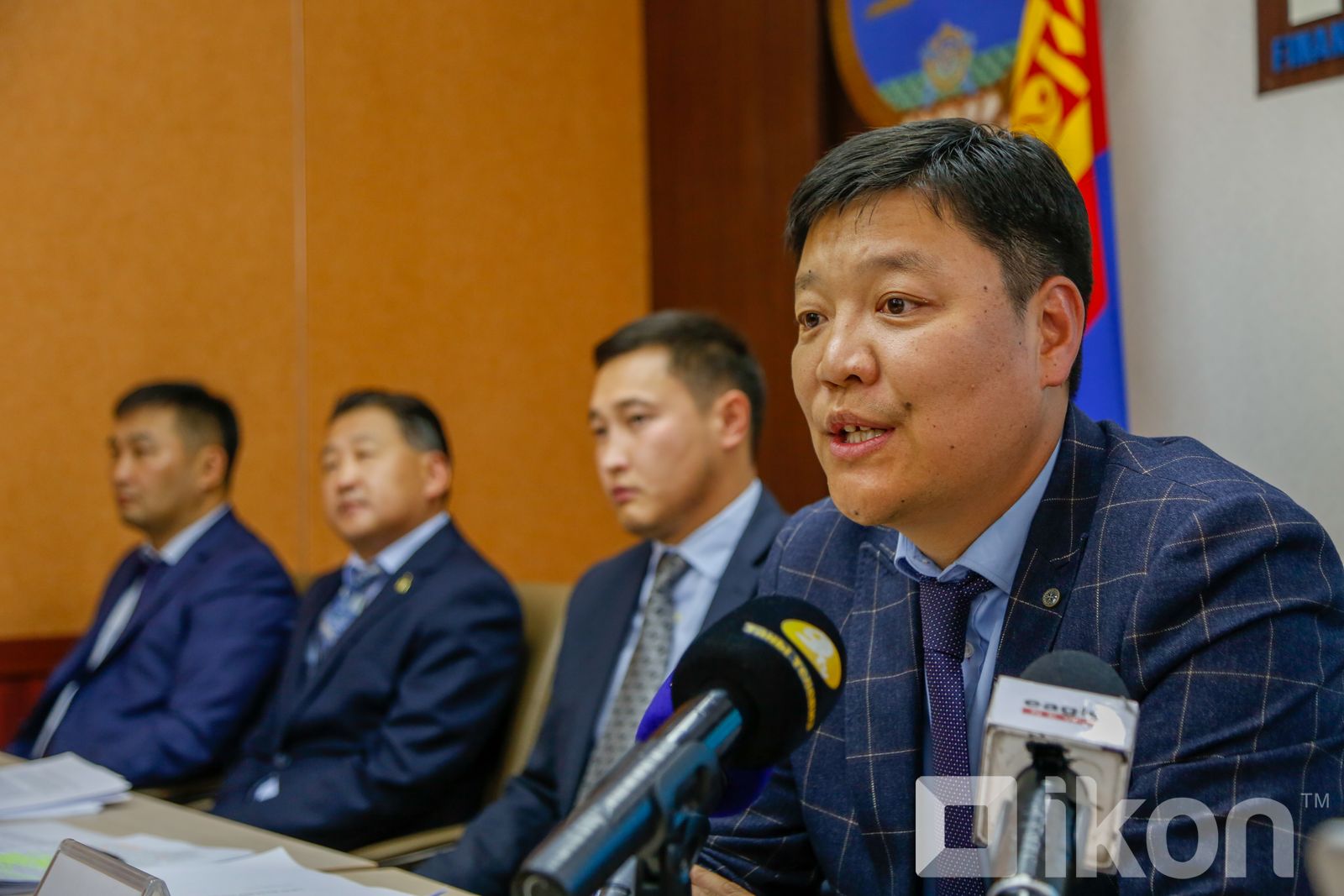 “ББСБ аас ₮1 3 их наядын зээл авсан 445 мянган зээлдэгчийн 80 орчим нь аппликэйшн ашиглан зээл