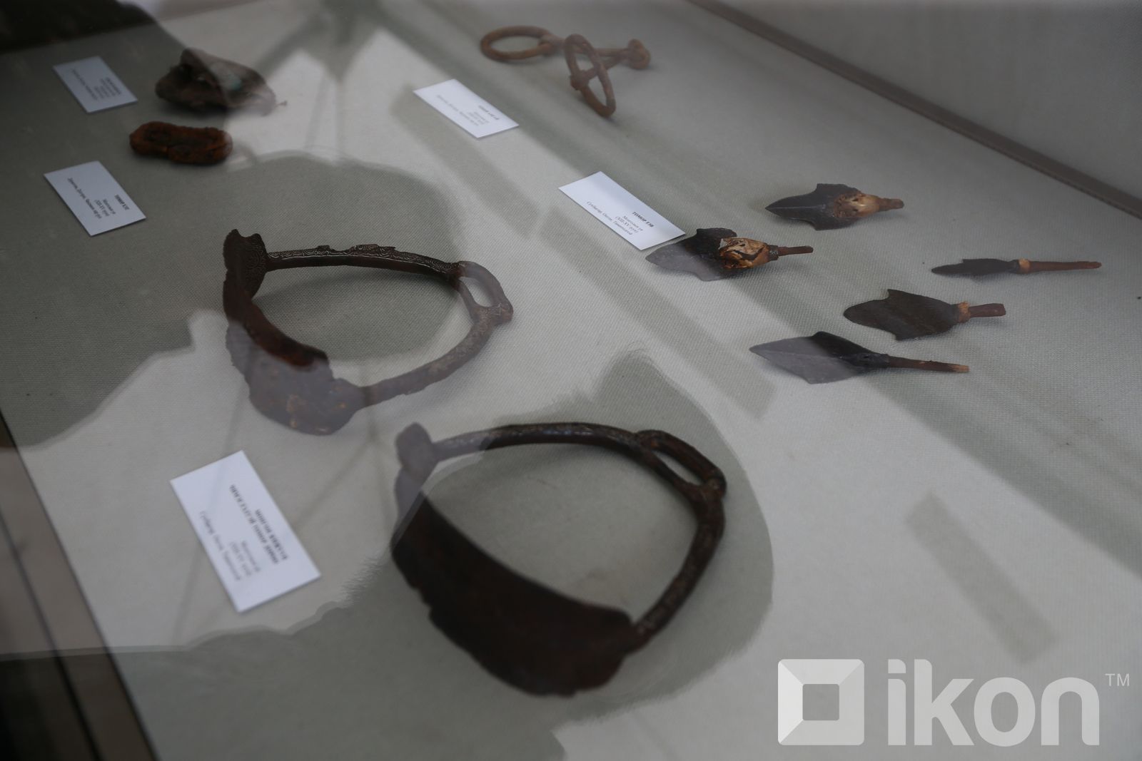 ФОТО Xiii Xiv зууны үед холбогдох 19 төрлийн 64 ширхэг олдворыг нийтэд