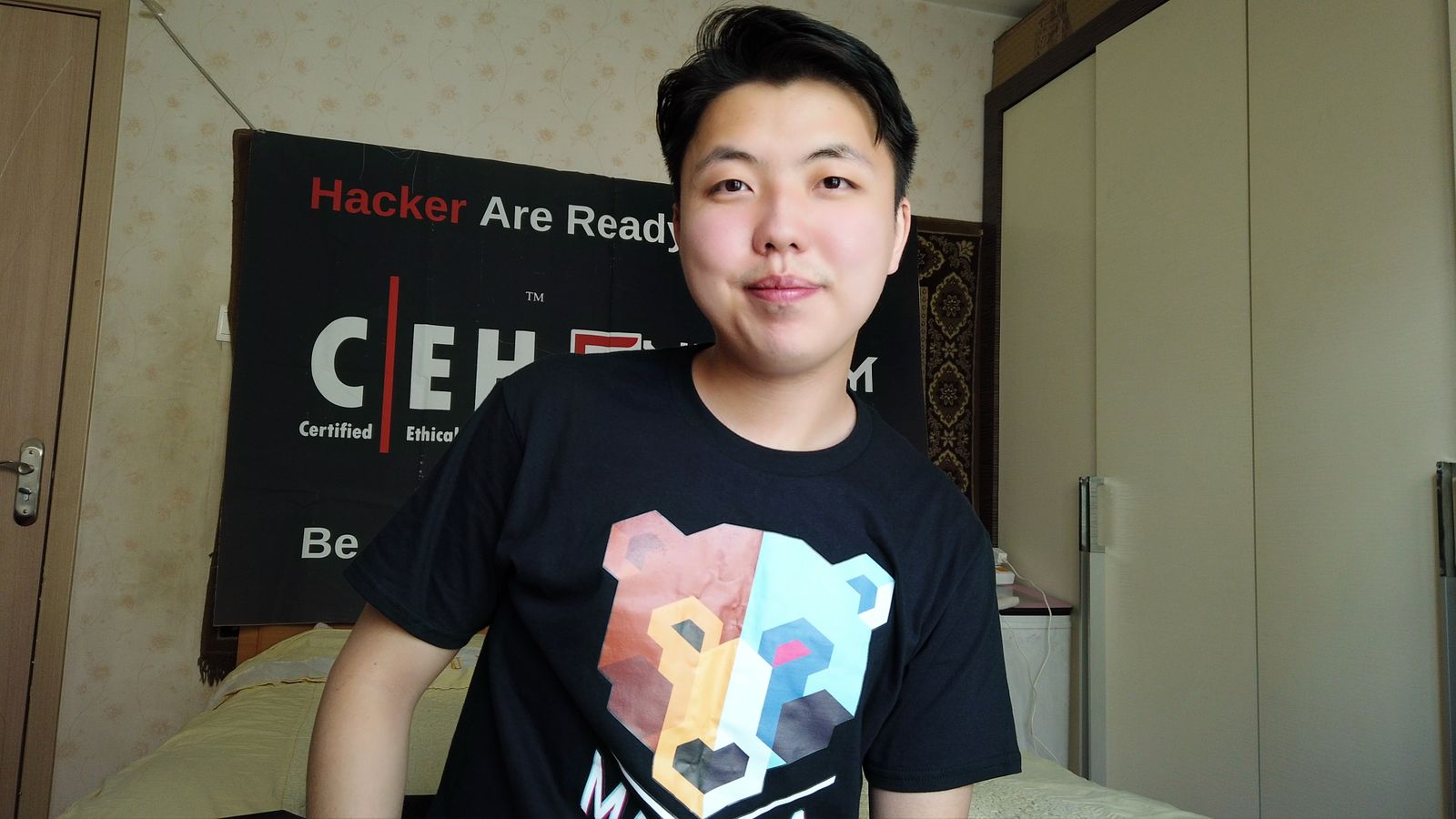 Т.Ялгуун: БНСУ-ын Ерөнхийлөгчийн веб сайтад цоорхой байсан