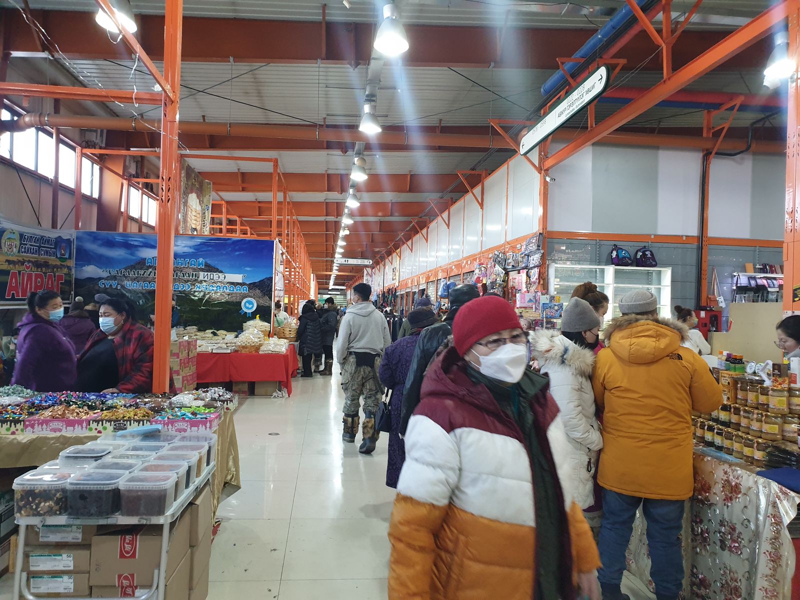 Дүнжингарав худалдааны төвд цагаан сарын хамгийн том үзэсгэлэн худалдаа