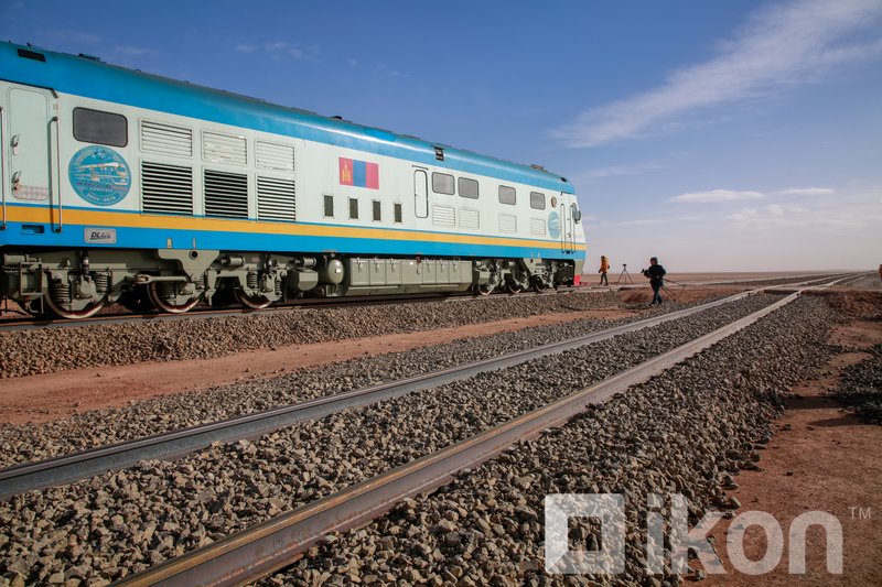 Монголчууд анх удаа өргөн нарийн хосолсон 226 9 км төмөр зам барьж