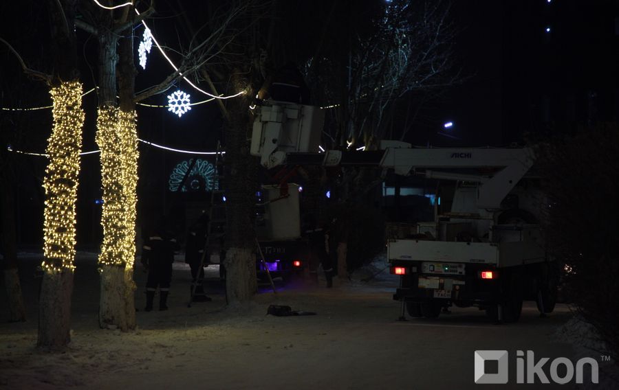 ФОТО Төв цэнгэлдэхийн хажуугийн мөсөн хотхонд хоолны үйлчилгээ ариун