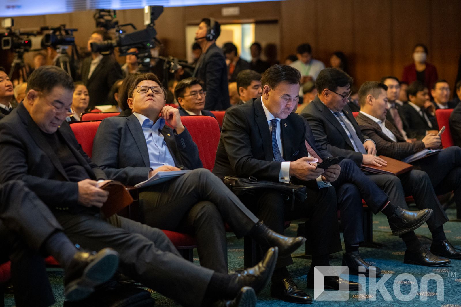 ФОТО Нүүрсний хулгайтай холбоотой Ерөнхий хяналтын сонсгол үргэлжилж байна