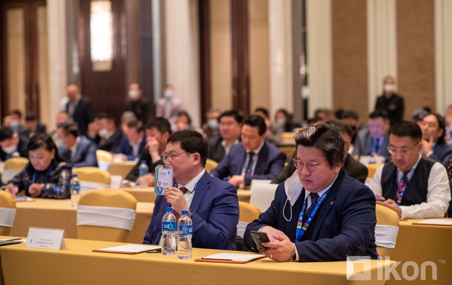 МҮОХ ны ерөнхийлөгчөөс Х Баттулга нэрээ татаж Б Баттүшиг Э Мөнх Очир хоёр өрсөлдөхөөр боллоо