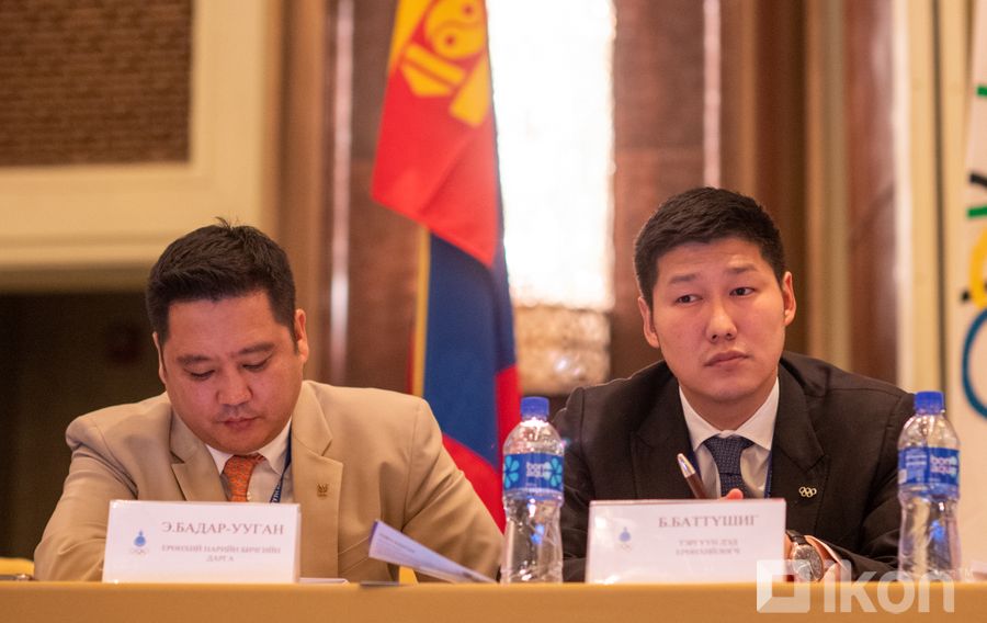 МҮОХ ны ерөнхийлөгчөөс Х Баттулга нэрээ татаж Б Баттүшиг Э Мөнх Очир хоёр өрсөлдөхөөр боллоо