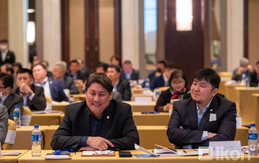 МҮОХ ны ерөнхийлөгчөөс Х Баттулга нэрээ татаж Б Баттүшиг Э Мөнх Очир хоёр өрсөлдөхөөр боллоо