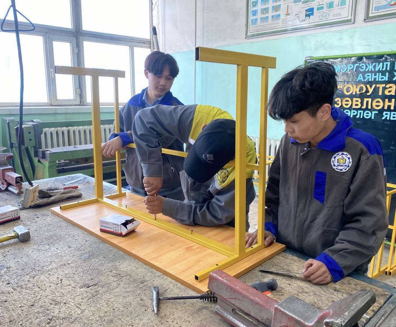 Дархан политехник коллежийн мэргэжлийн боловсрол олгох сургалтад 590 ...