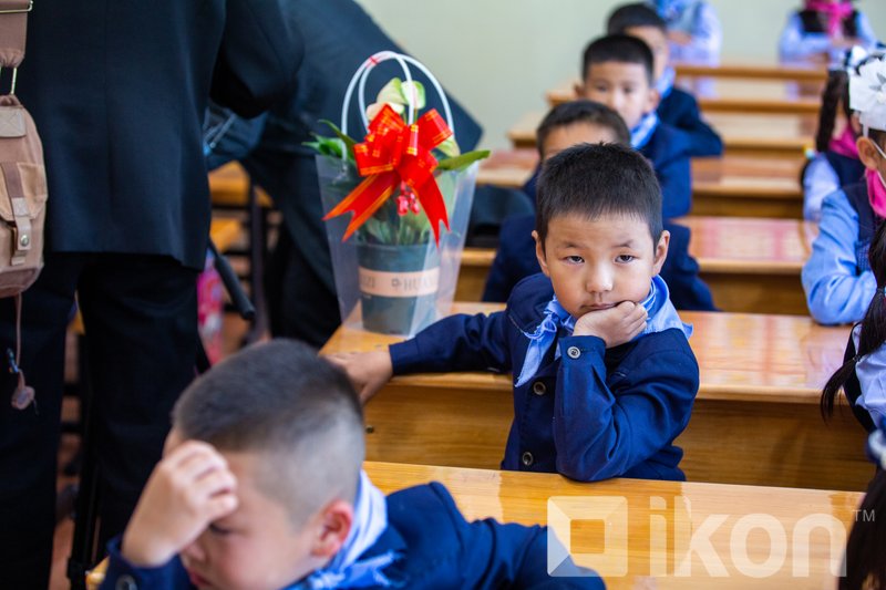 ФОТО Хоёр жил өнжсөн хичээлийн шинэ жилийн НЭЭЛТЭЭС