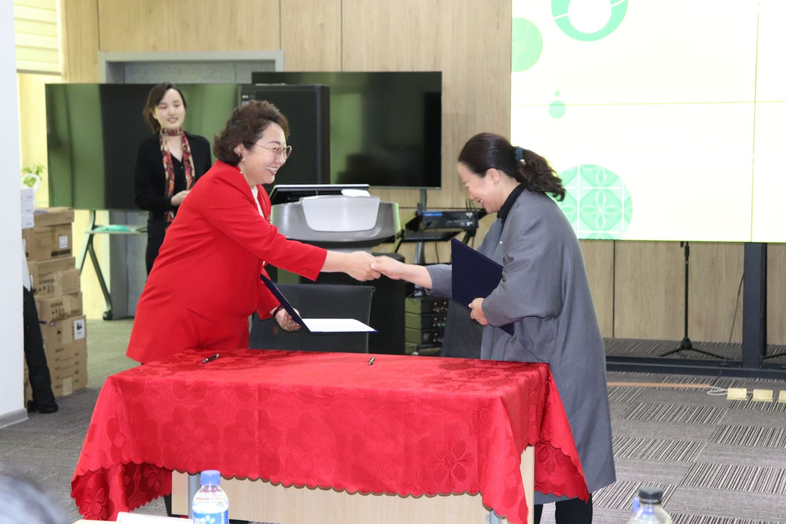 “Улаанбаатар 2 Сэжун Институт“ нь гурав дахь жилдээ “Соёлын академи“ төсөлт хөтөлбөрийг