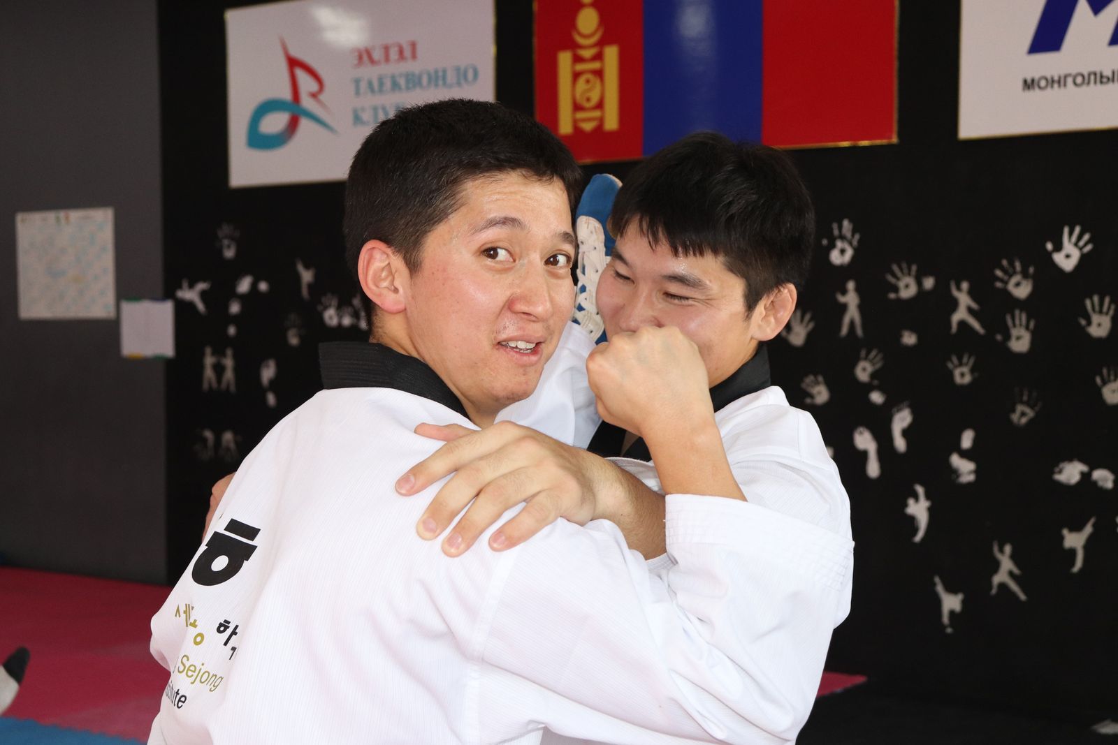 “Улаанбаатар 2 Сэжун Институт“ нь гурав дахь жилдээ “Соёлын академи“ төсөлт хөтөлбөрийг