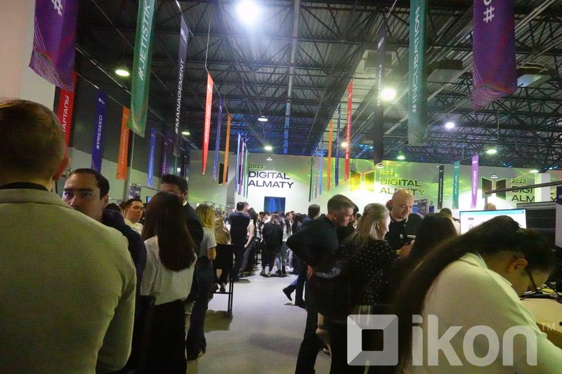 ФОТО Эмнэлгийн хуудас авч болох робот өөрөө явагч агаар