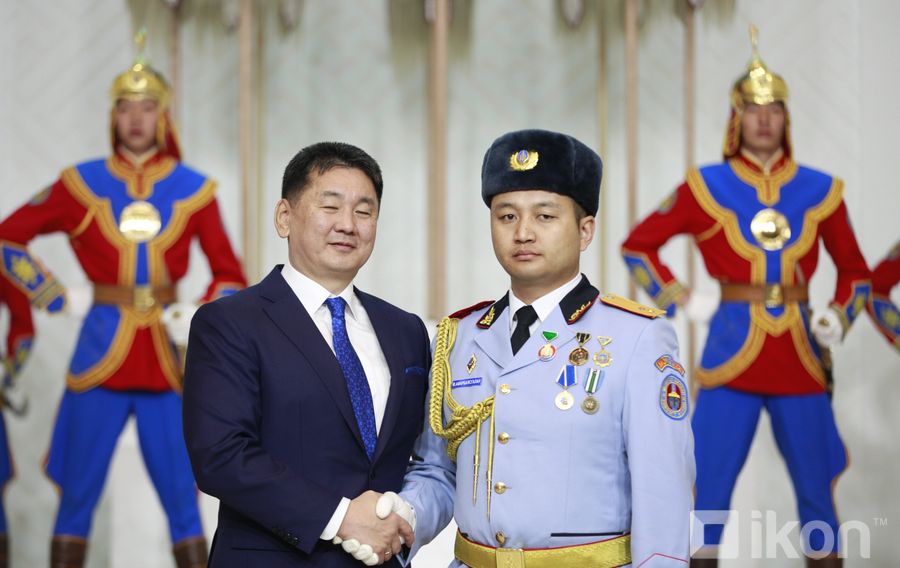 ФОТО Турк улсад үүрэг гүйцэтгэсэн 35 алба хаагчийг “Шударга журам” “Энхийн төлөө” медалиар