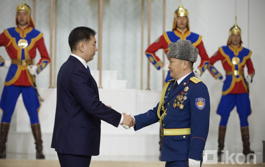 ФОТО Турк улсад үүрэг гүйцэтгэсэн 35 алба хаагчийг “Шударга журам” “Энхийн төлөө” медалиар