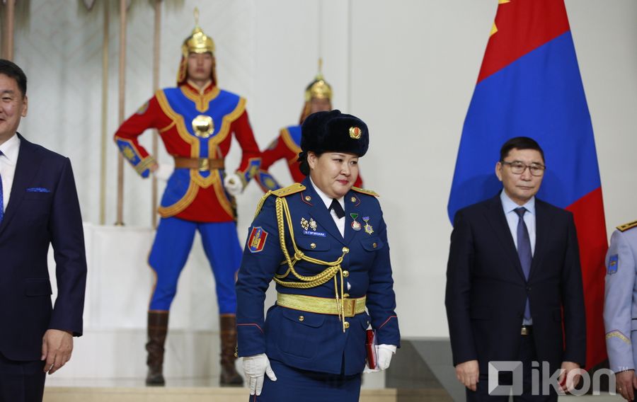 ФОТО Турк улсад үүрэг гүйцэтгэсэн 35 алба хаагчийг “Шударга журам” “Энхийн төлөө” медалиар