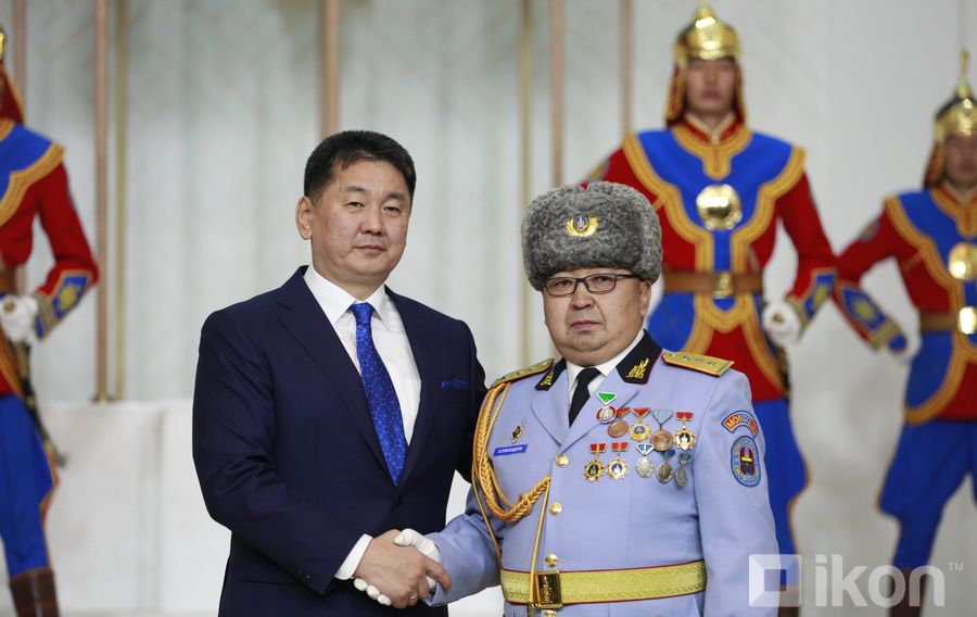 ФОТО Турк улсад үүрэг гүйцэтгэсэн 35 алба хаагчийг “Шударга журам” “Энхийн төлөө” медалиар