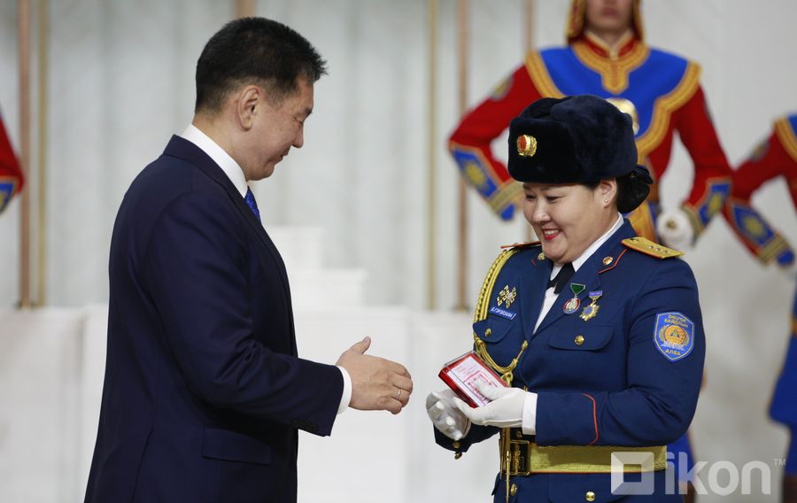 ФОТО Турк улсад үүрэг гүйцэтгэсэн 35 алба хаагчийг “Шударга журам” “Энхийн төлөө” медалиар