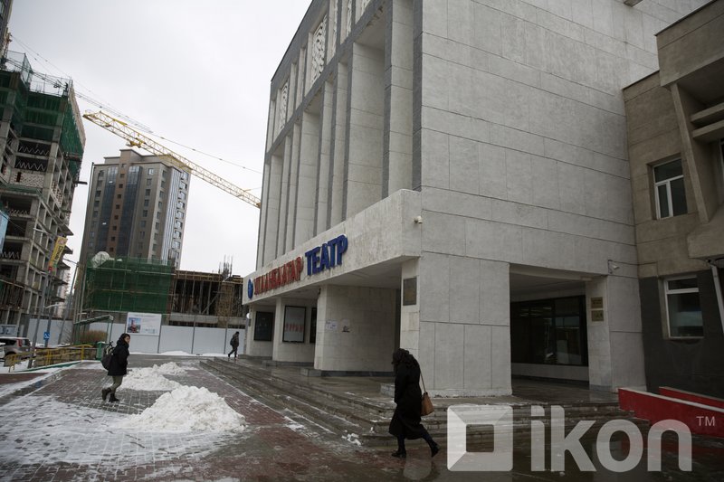 ФОТО Хөгжлийн Банкны гэх хэргийн шүүх хуралдааны эргэн тойронд