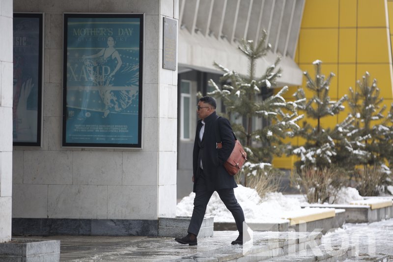 ФОТО Хөгжлийн Банкны гэх хэргийн шүүх хуралдааны эргэн тойронд