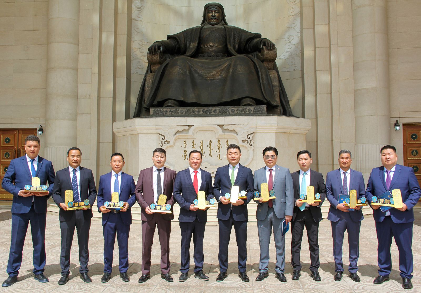 ТОП 100 шалгаруулалтад групп компаниудын амжилтаар М Си Эс Групп нэгдүгээрт эрэмбэлэгдлээ