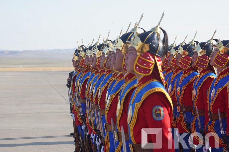 ФОТО Францын улсын ерөнхийлөгч Эммануэл Макрон Монгол Улсад айлчлан ирлээ
