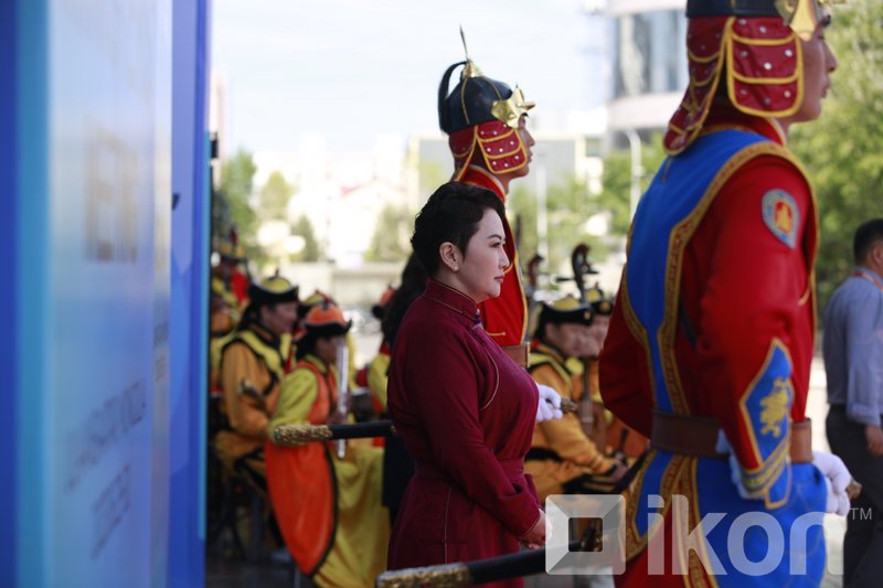ФОТО Гадаад хэргийн эмэгтэй сайд нарын уулзалтад хүрэлцэн ирсэн эрхмүүд