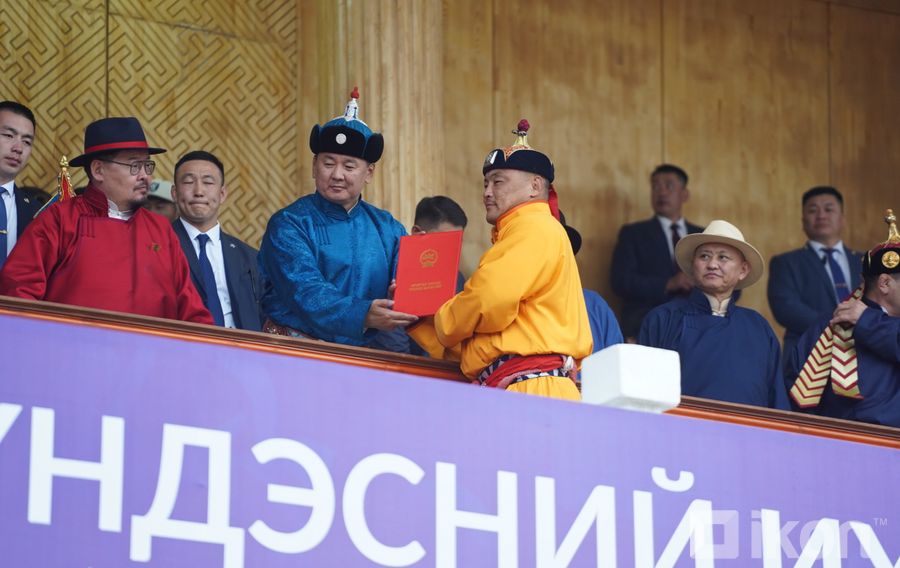 ФОТО Улсын начин гурав улсын харцага цолтон хоёр төрлөө