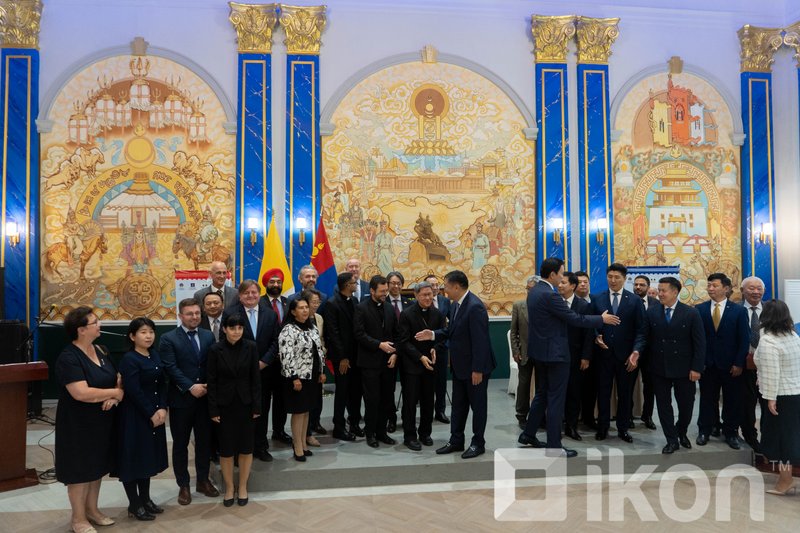 ФОТО Ромын Пап Францисын Монгол Улсад хийх анхны төрийн айлчлалыг мөнхлөх марк