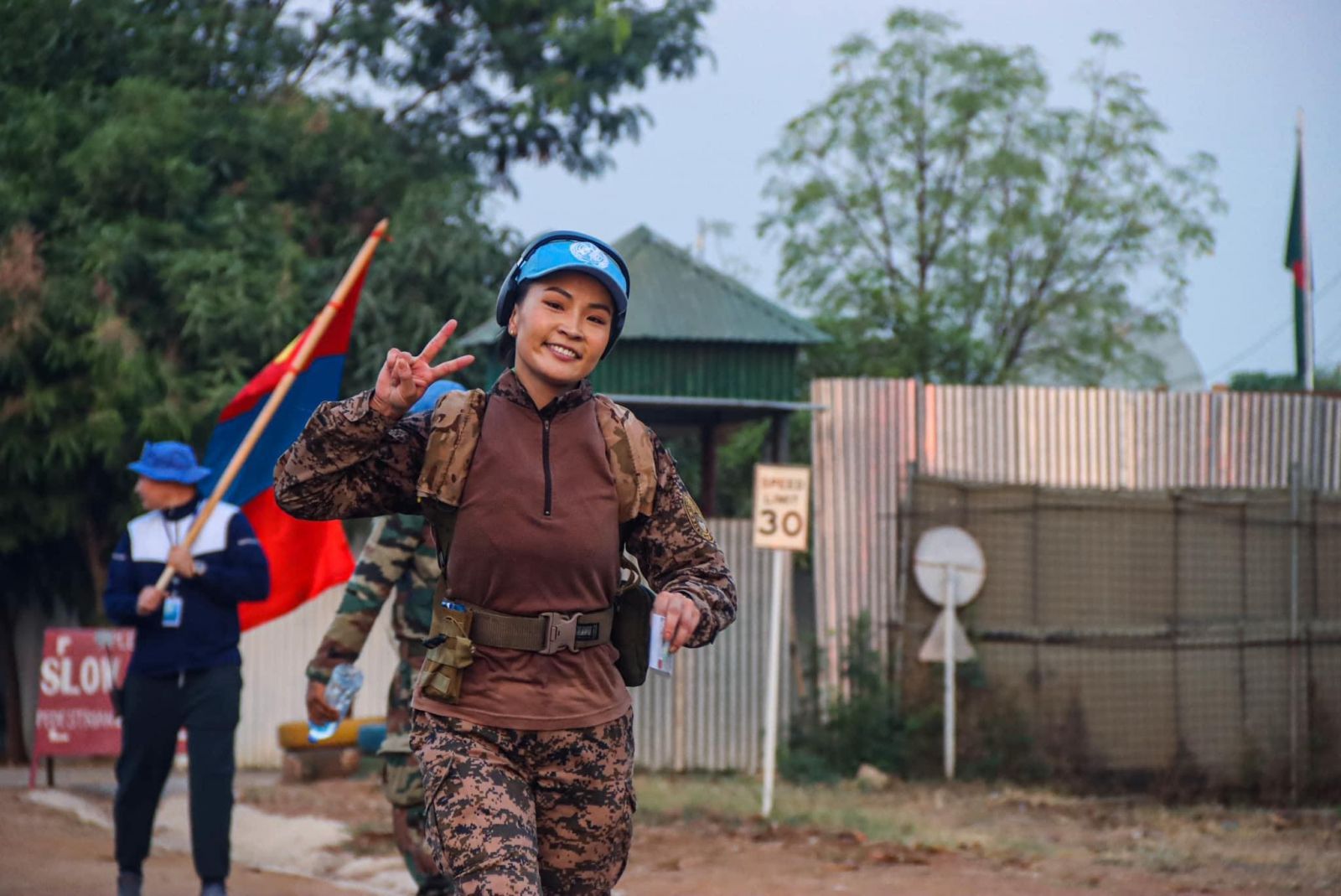 Өмнөд Суданд үүрэг гүйцэтгэж байгаа эмэгтэй алба хаагчид маршад тэргүүлжээ