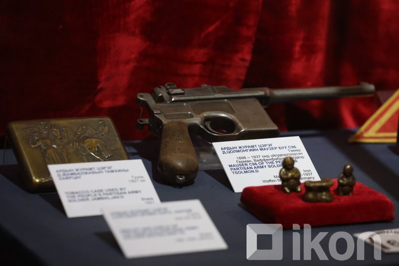 ФОТО “Санан тунхаглах ирээдүй” сэдэвт гэрэл зураг архивын үзэсгэлэнгээс