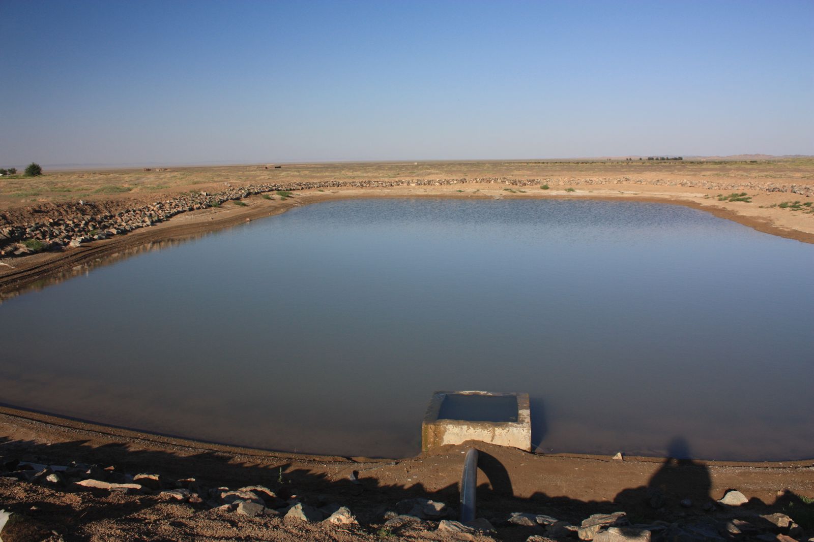 Энхийн төлөө ус уу? эсвэл усыг энхийн төлөө зориулах уу?