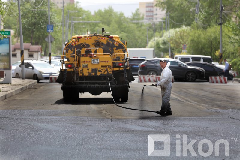 ФОТО Метромоллын уулзвараас Хүнсний 4 дүгээр дэлгүүрийн уулзвар хүртэлх замын засвар дуусаж байна