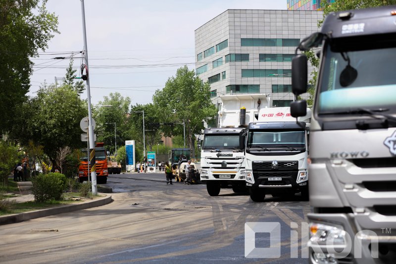 ФОТО Метромоллын уулзвараас Хүнсний 4 дүгээр дэлгүүрийн уулзвар хүртэлх замын засвар дуусаж байна
