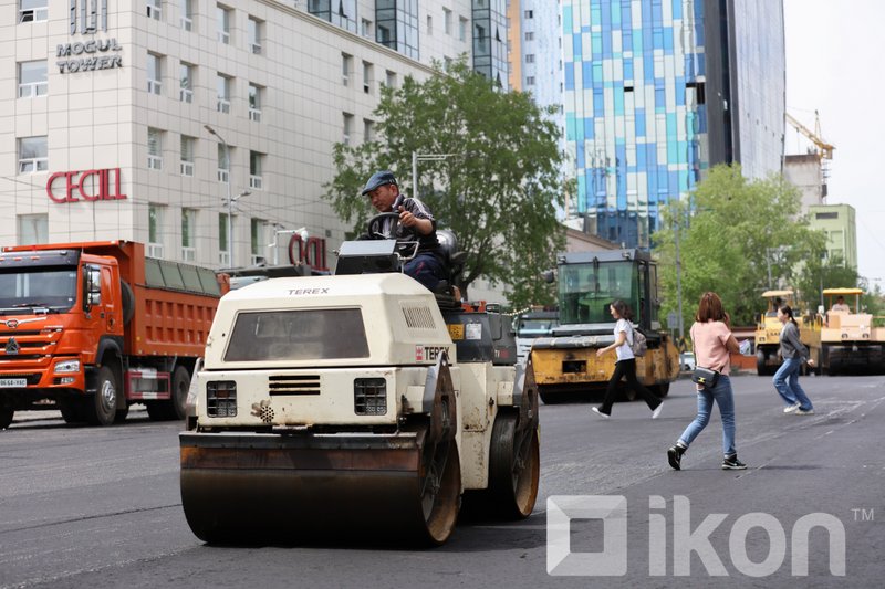 ФОТО Метромоллын уулзвараас Хүнсний 4 дүгээр дэлгүүрийн уулзвар хүртэлх замын засвар дуусаж байна