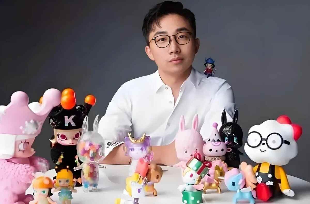 Лабубу хүүхэлдэйг санаачлагч хөрөнгийн хэмжээгээрээ дэлхийн тэрбумтнуудын жагсаалтын 79 дүгээрт ...